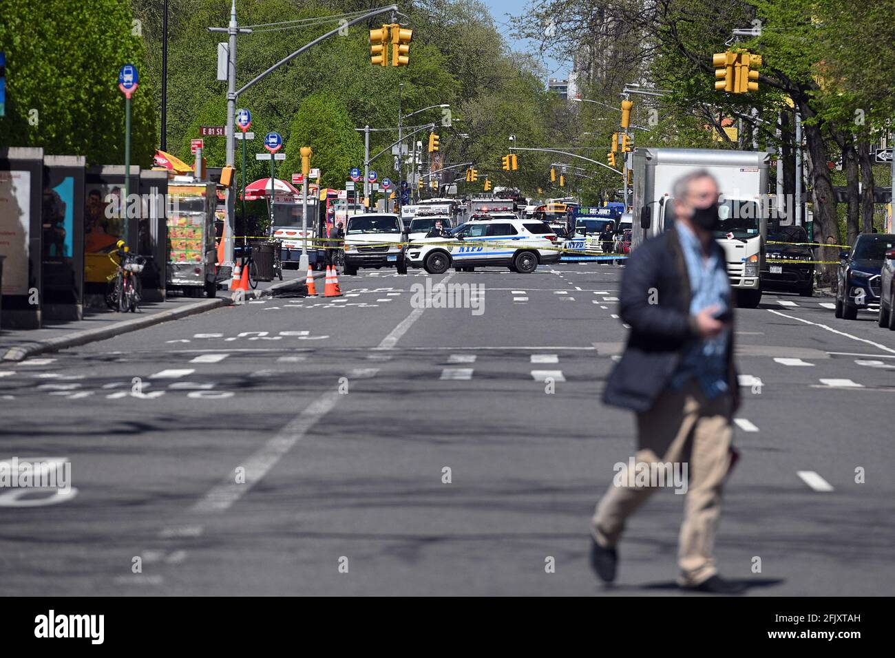 Metropolitan police bomb squad hi-res stock photography and images - Alamy