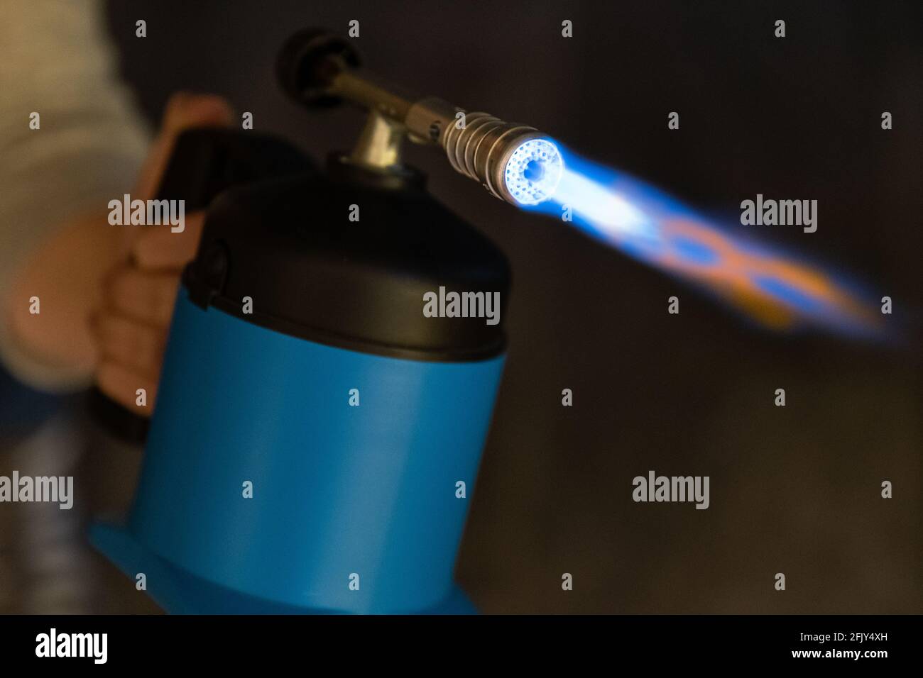 Hot blue flame hi-res stock photography and images - Alamy