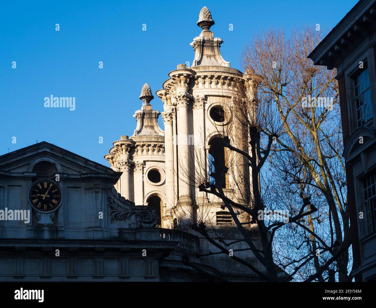 Smithsquare hi-res stock photography and images - Alamy