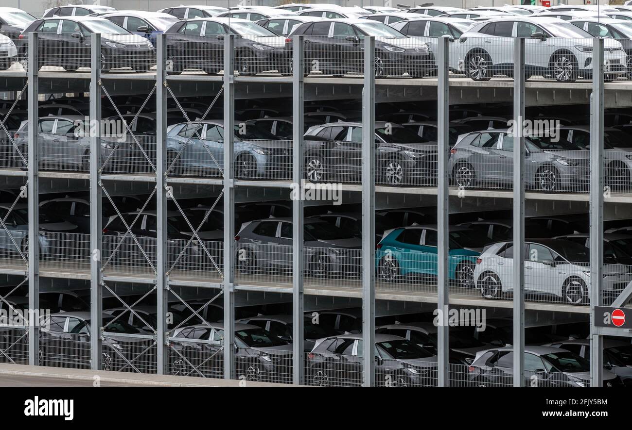 Zwickau, Germany. 23rd Apr, 2021. New cars of the new electric vehicles ...