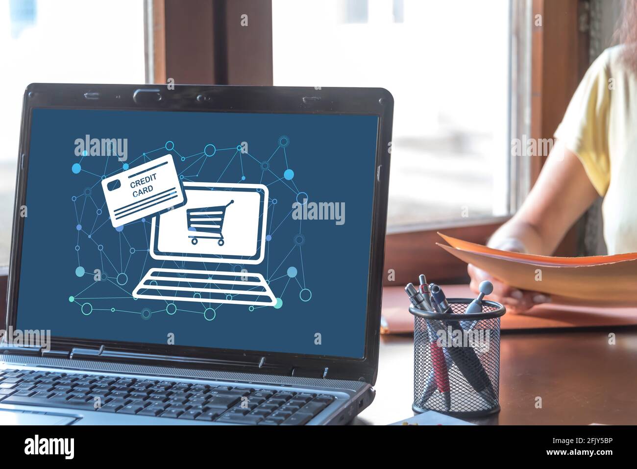 Laptop screen displaying an e-commerce concept Stock Photo - Alamy