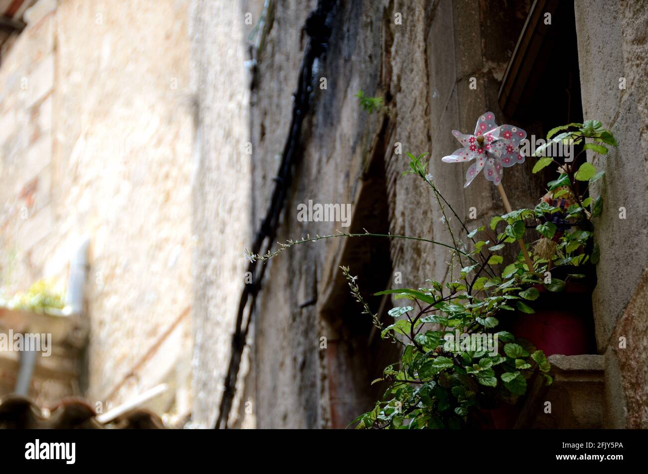 Old window niches hi-res stock photography and images - Alamy