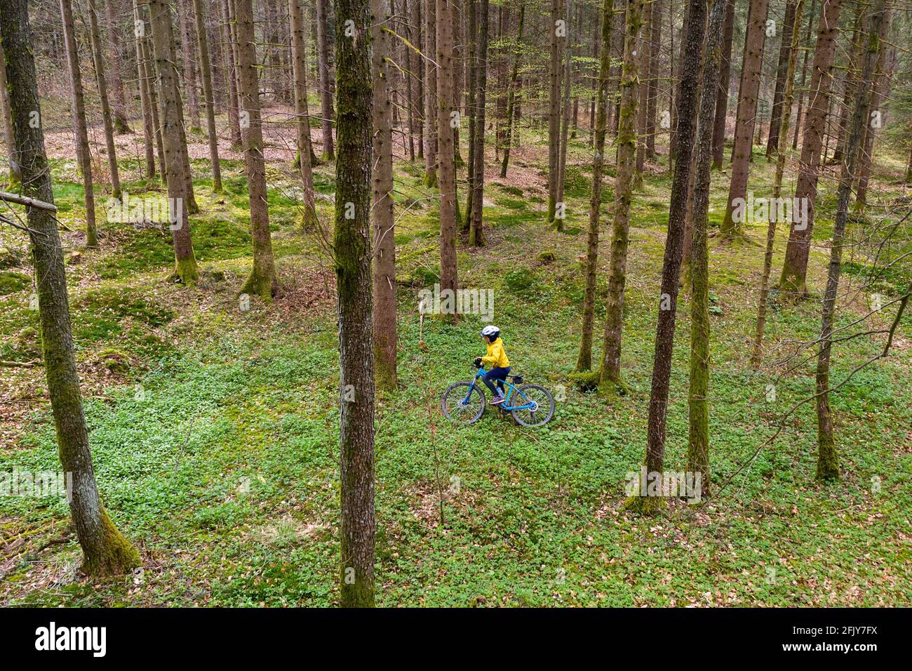 Cycling outdoor hi-res stock photography and images - Alamy