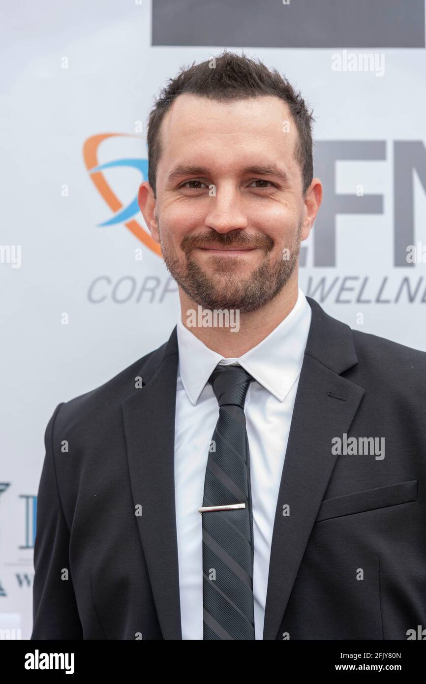 Steve Durland attends Suzanne DeLaurentiis Productions presents a Pre ...