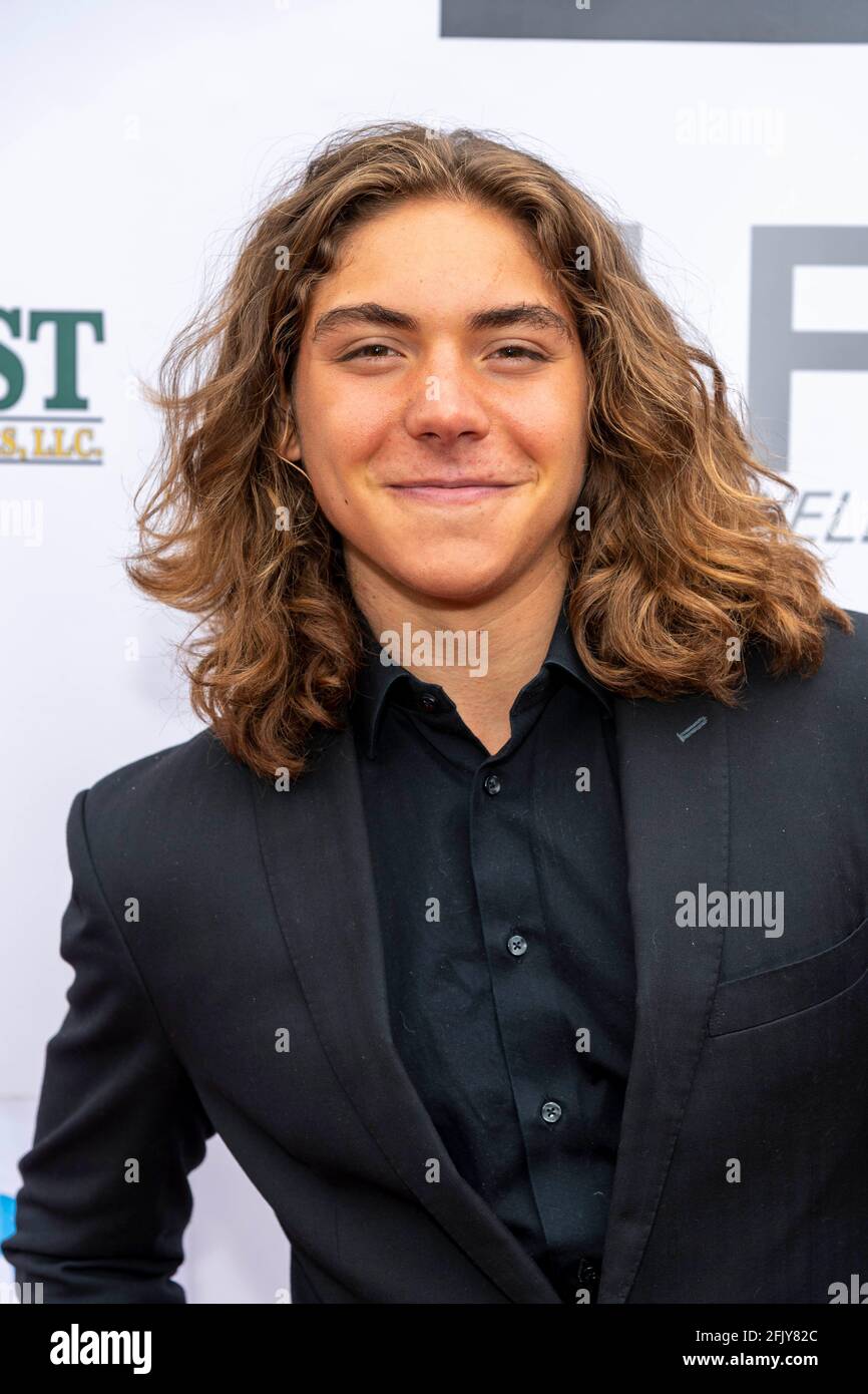 Adam Evans attends Suzanne DeLaurentiis Productions presents a Pre ...