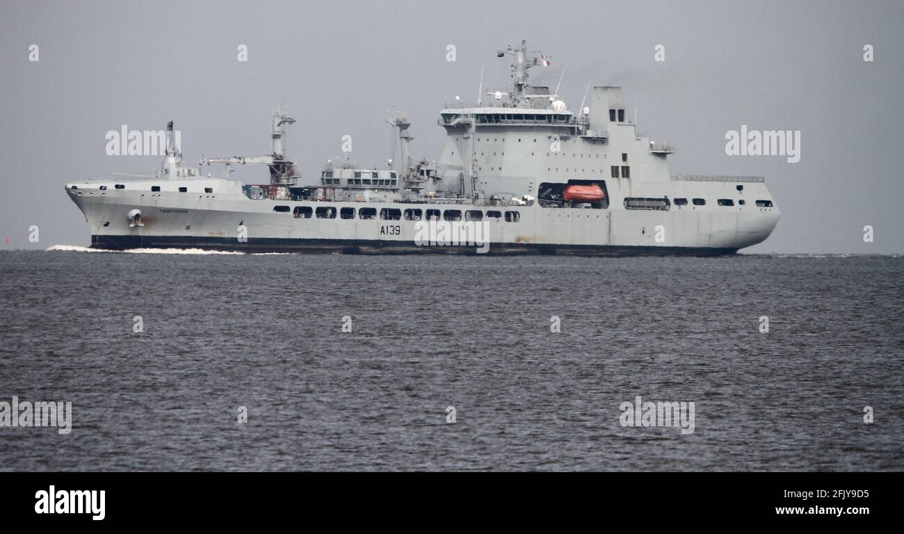 Navy boat helipad hi-res stock photography and images - Alamy