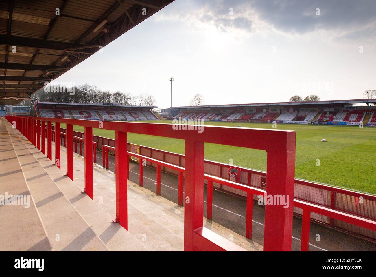 Empty terracing hi-res stock photography and images - Alamy