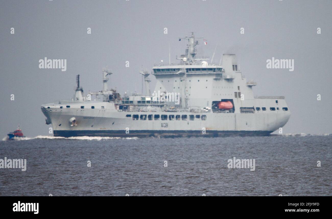 Navy boat helipad hi-res stock photography and images - Alamy
