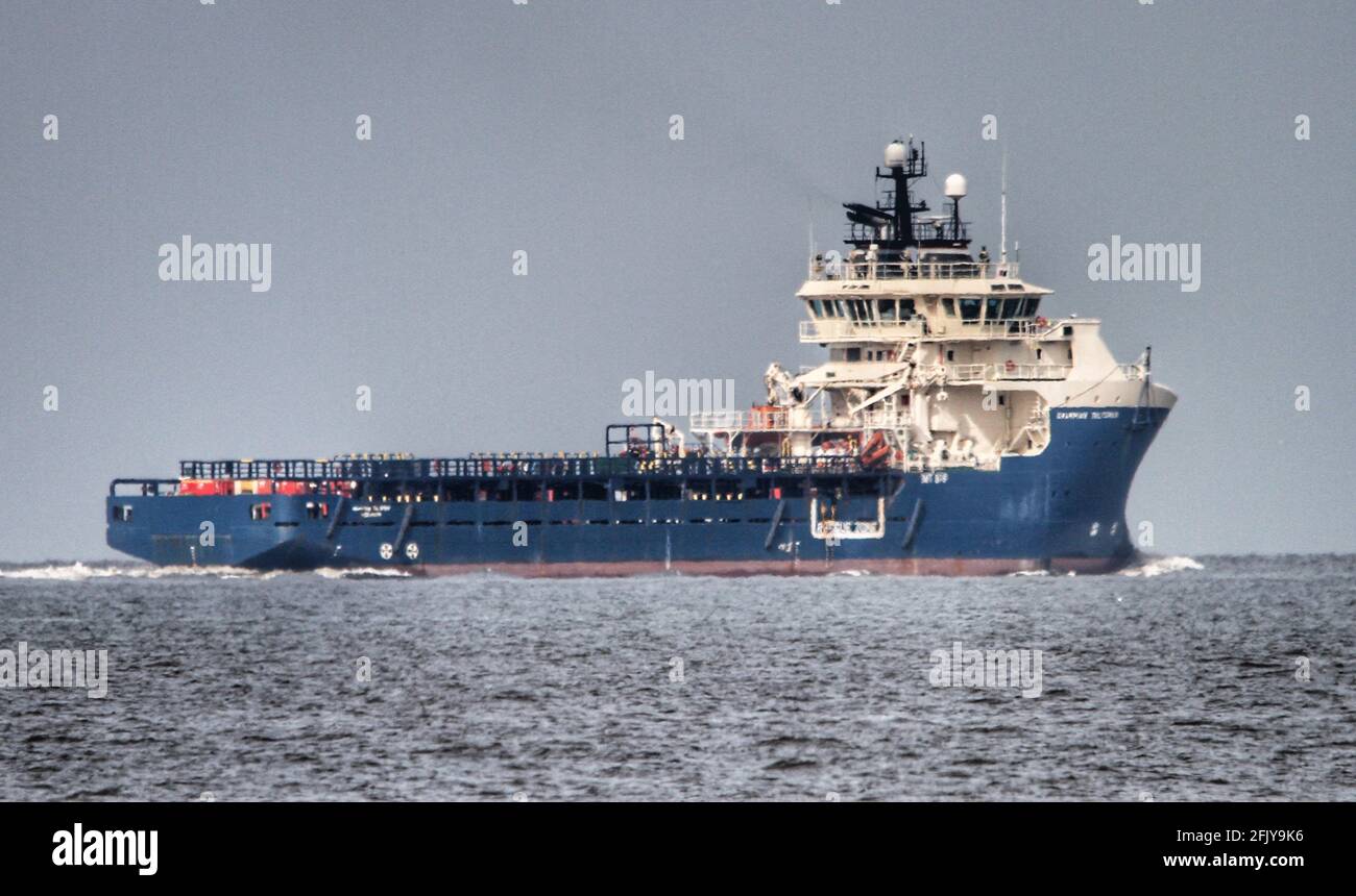 Navy boat helipad hi-res stock photography and images - Alamy