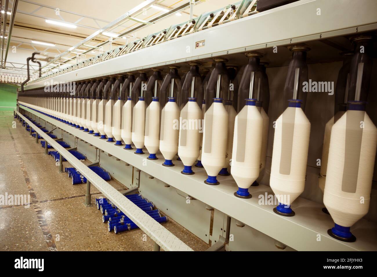 Raw cotton hi-res stock photography and images - Alamy