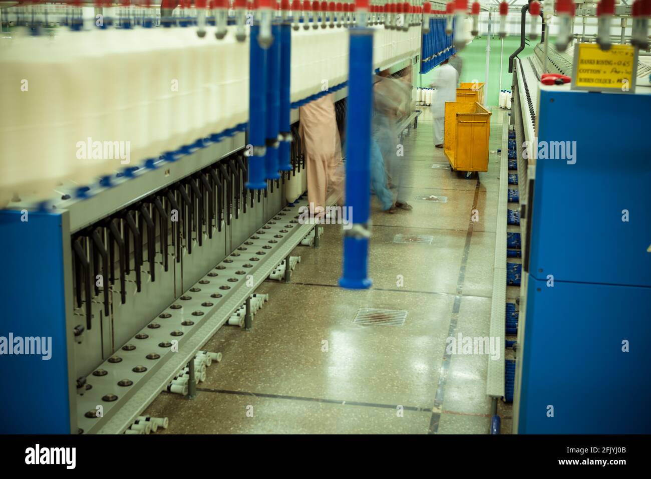 Raw cotton hi-res stock photography and images - Alamy