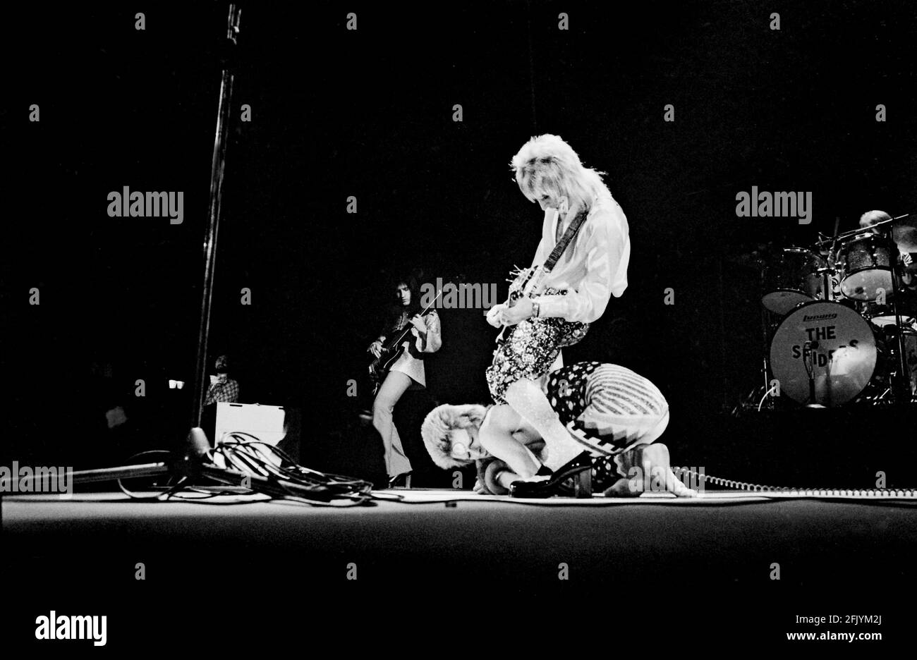 David bowie ziggy stardust stage hi-res stock photography and images ...