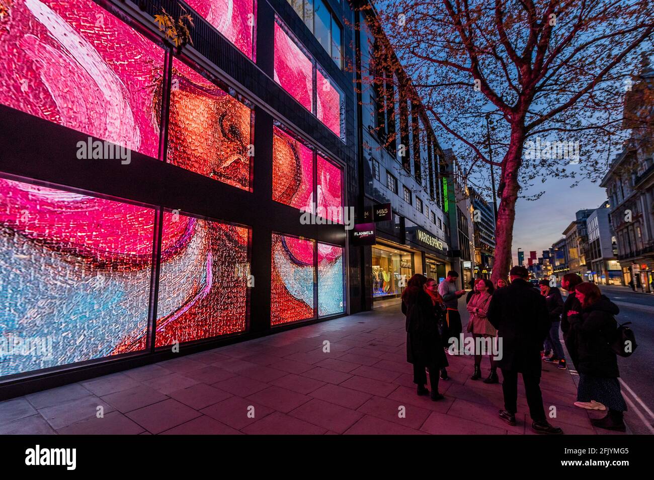 Somaya critchlow hi-res stock photography and images - Alamy