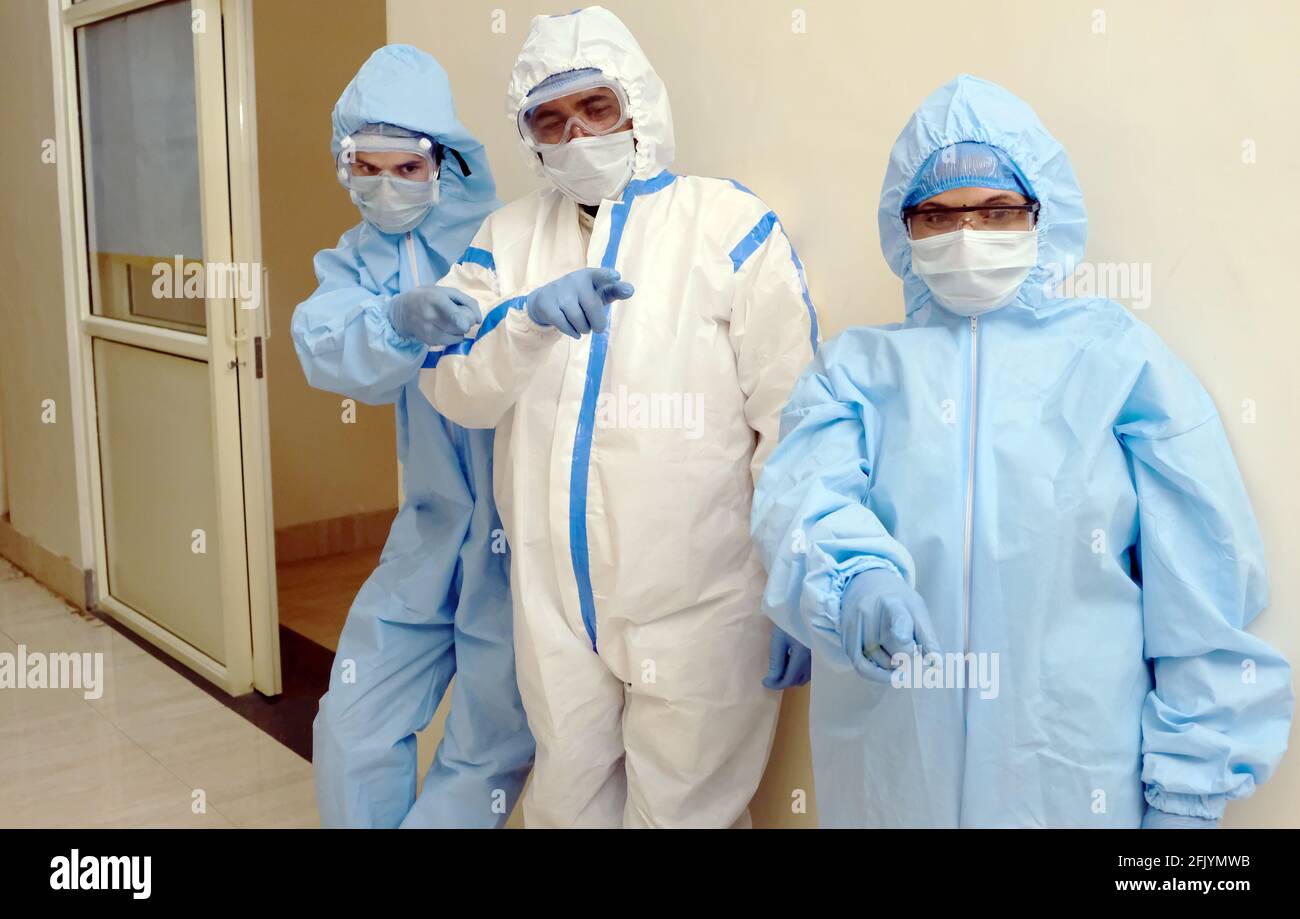 Woman in medical blue uniform hi-res stock photography and images - Alamy