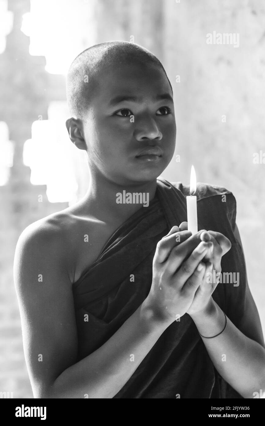 Buddhist monk in white robes hi-res stock photography and images - Alamy