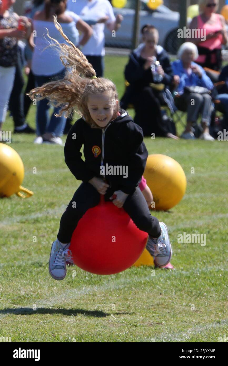 Muirhead Primary School Sports Day P2 Aaron Burns Stock Photo - Alamy