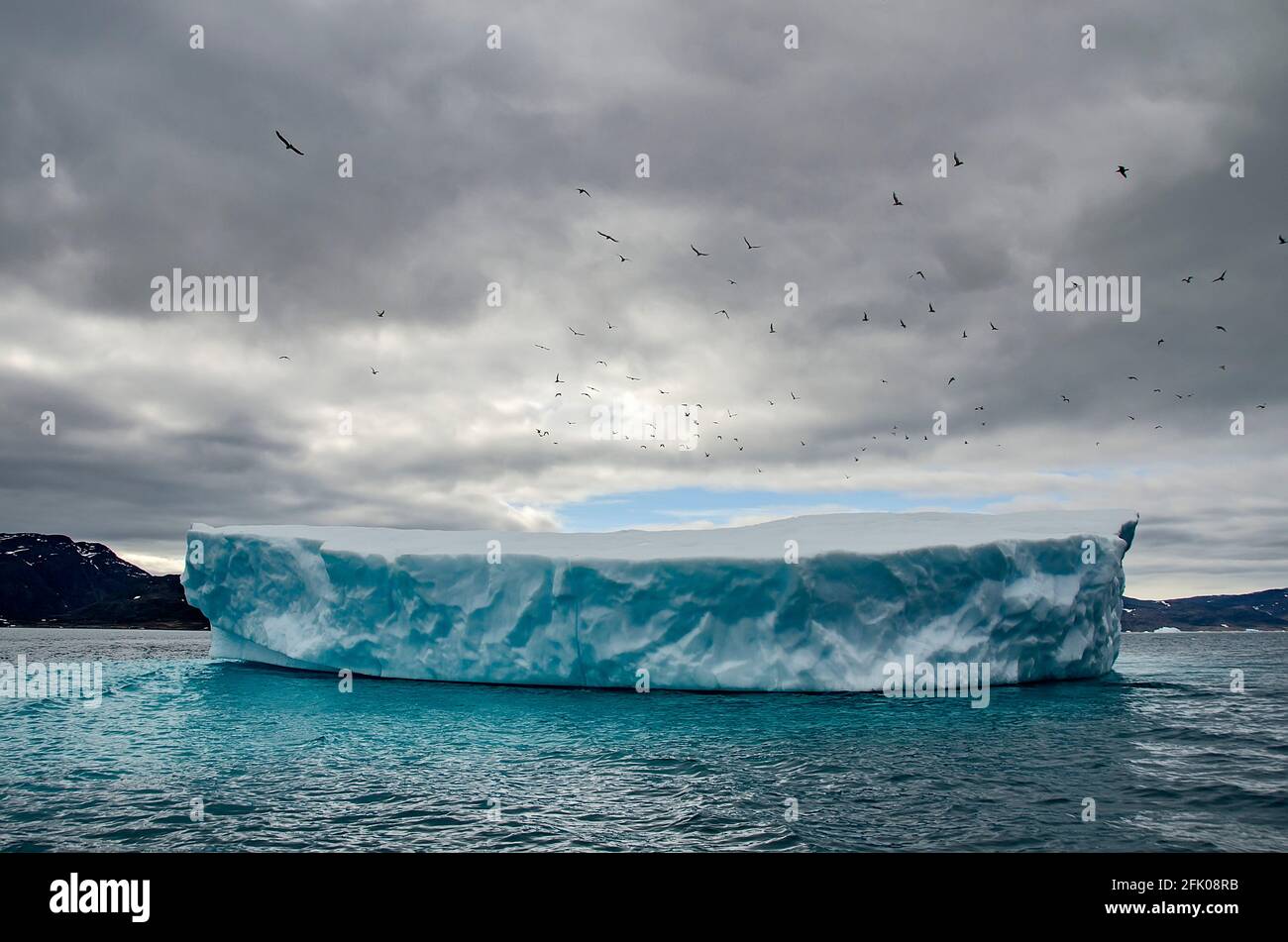 Big flat iceberg hi-res stock photography and images - Alamy
