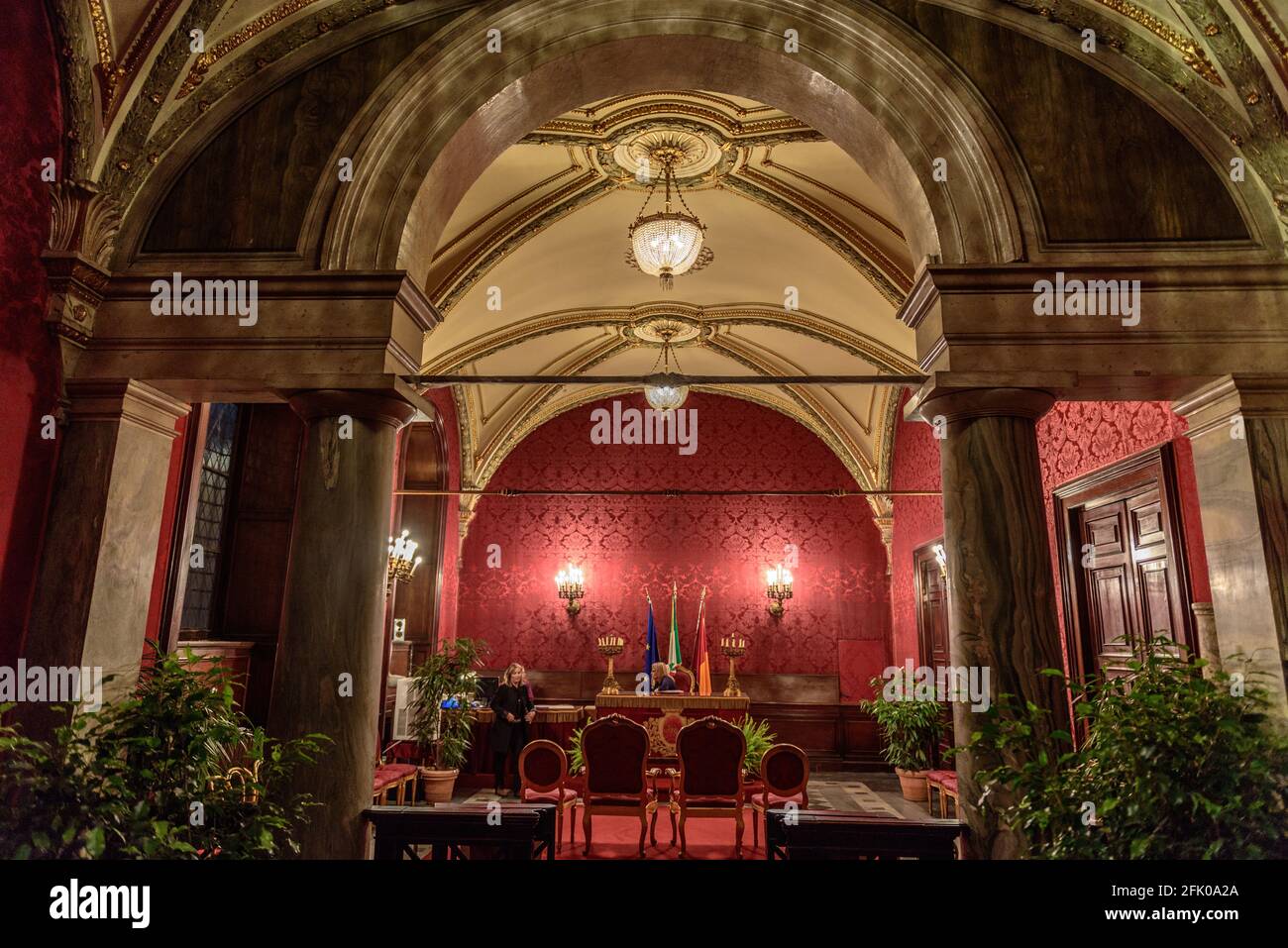 Sala rossa red room hi-res stock photography and images - Alamy