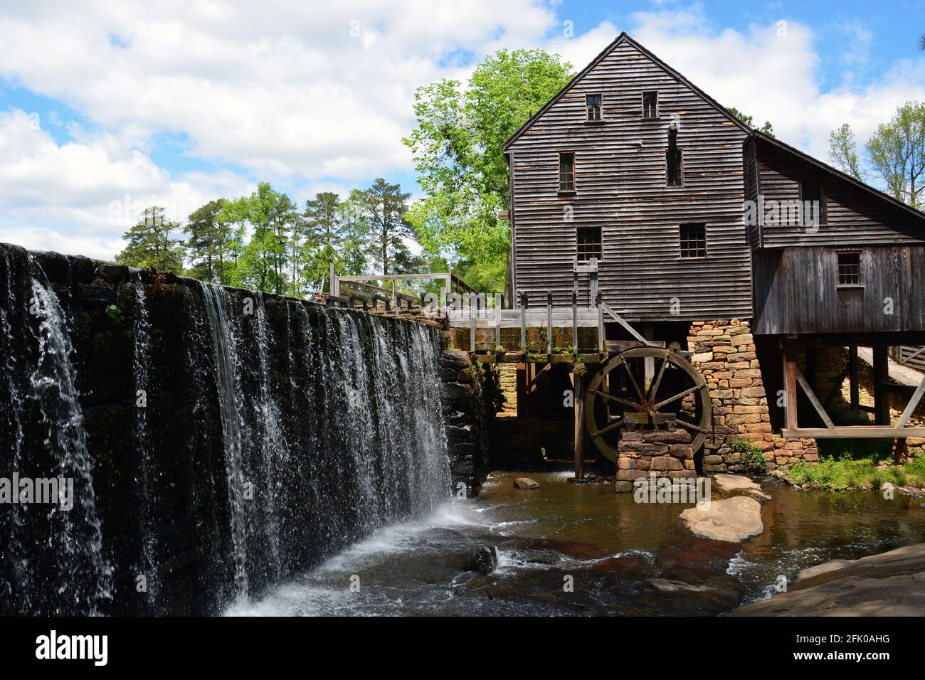 North carolina water wheel mill hi-res stock photography and images - Alamy