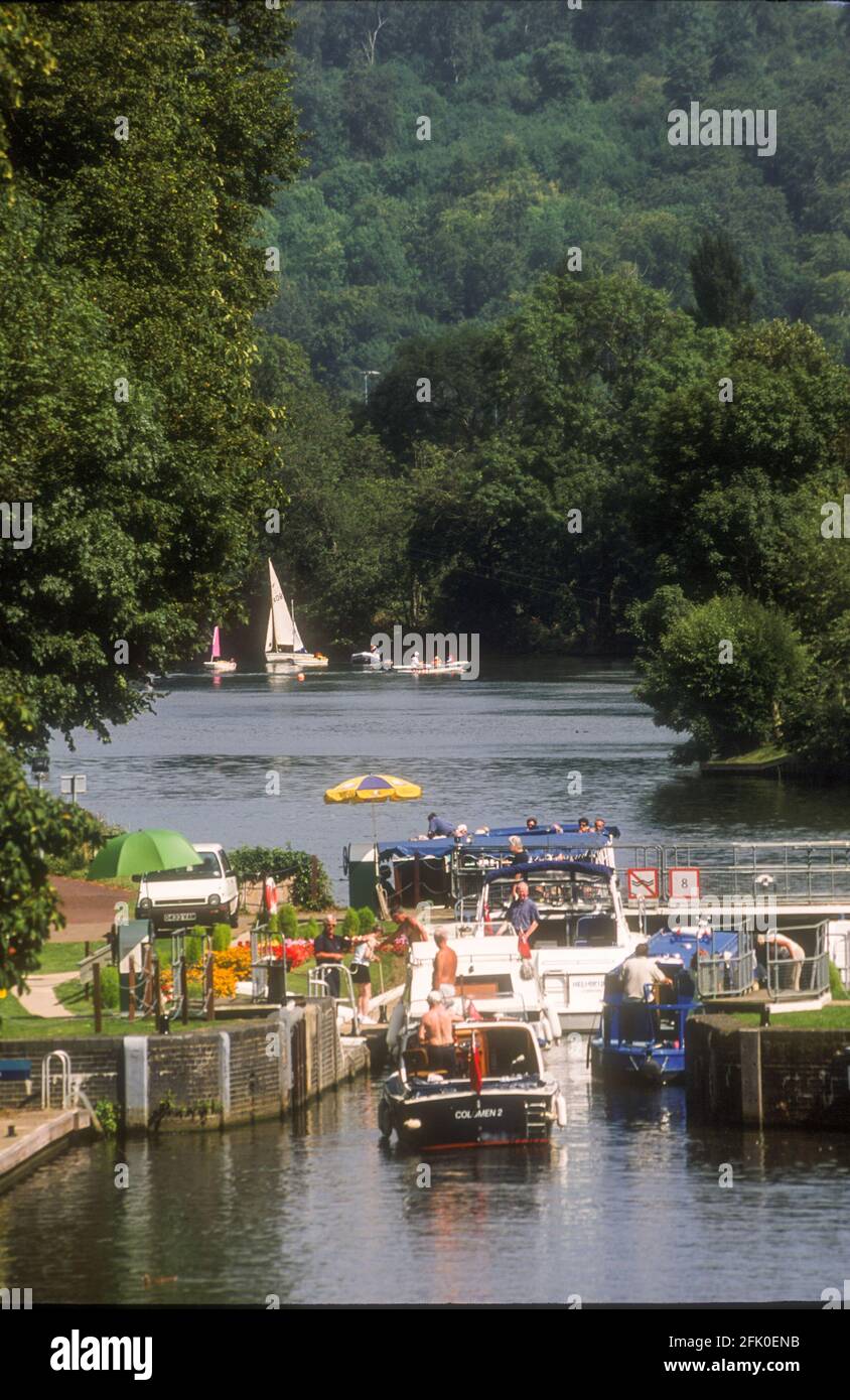 Temple Lock between Hurley and Marlow on the River Thames in ...
