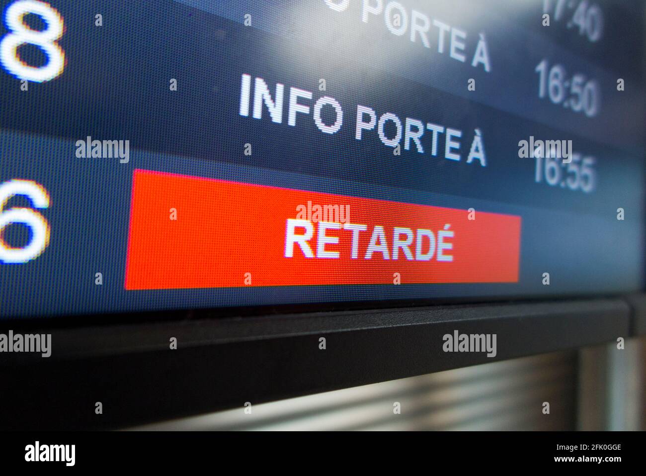 Airport flight departure information tv screen hi-res stock photography ...