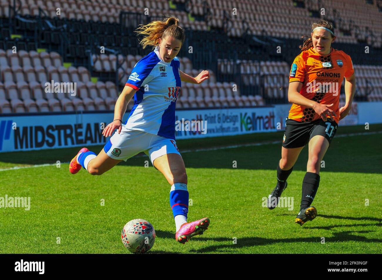 London, UK. 25th Apr, 2021. Ellie Fletcher (5 lackburn rovers) crossing ...