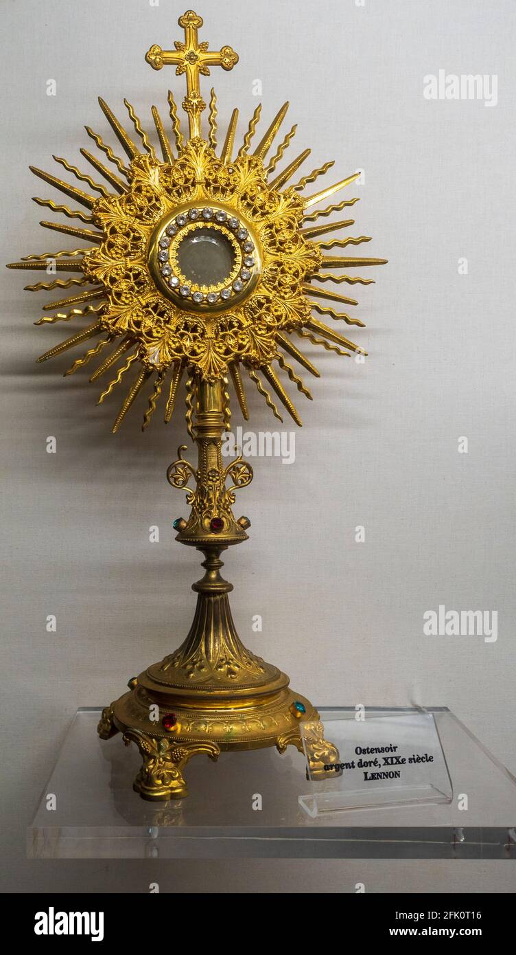 Monstrance catholic hi-res stock photography and images - Alamy