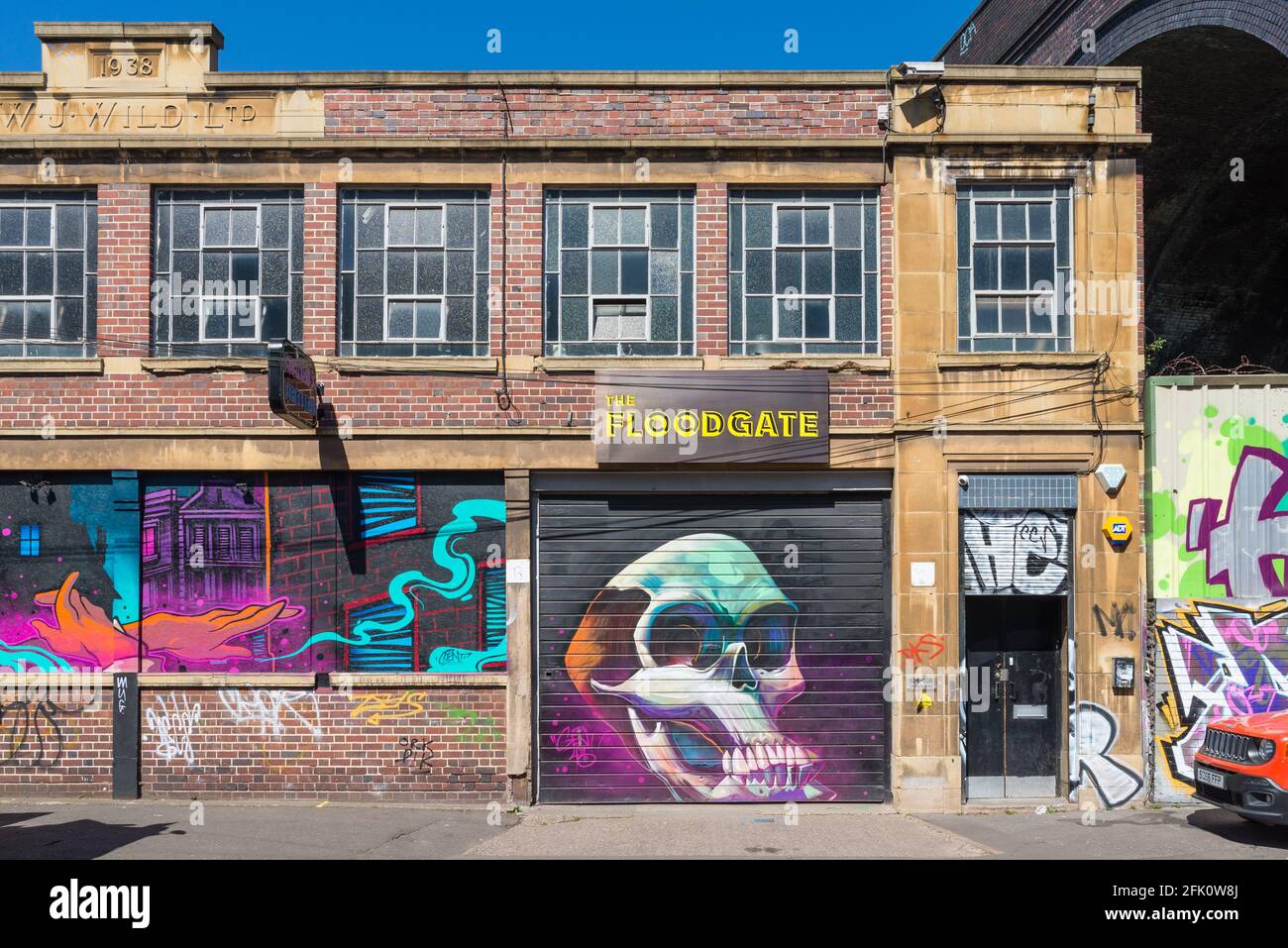 Colourful painted buildings hi-res stock photography and images - Alamy