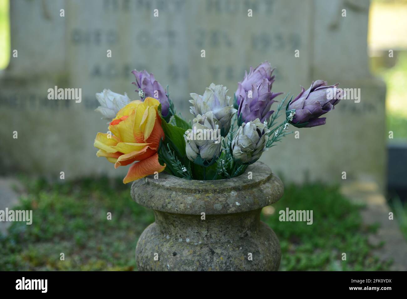 Funeral flower names hi-res stock photography and images - Alamy