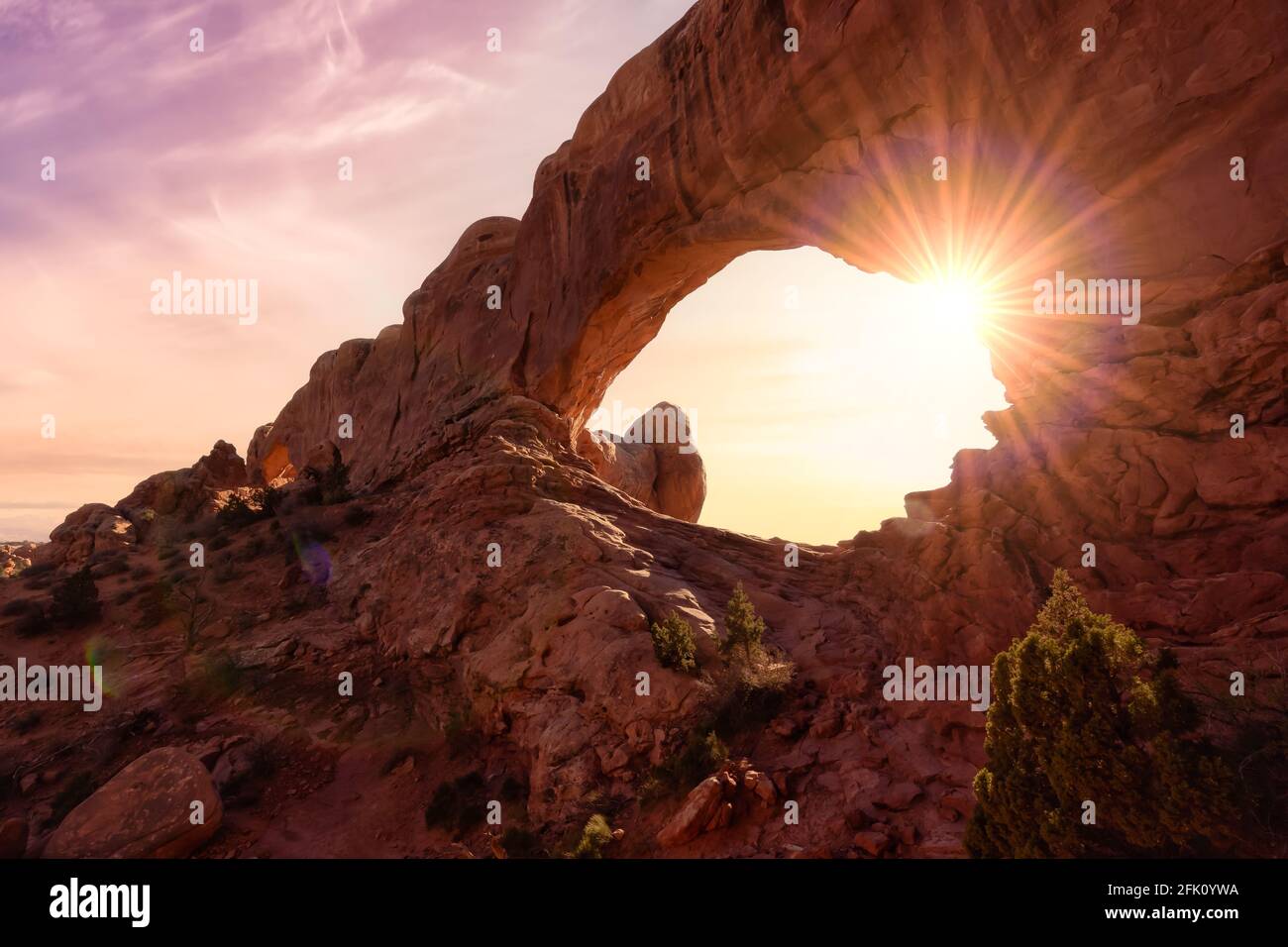 American landscape of an Arch rock formation Stock Photo - Alamy