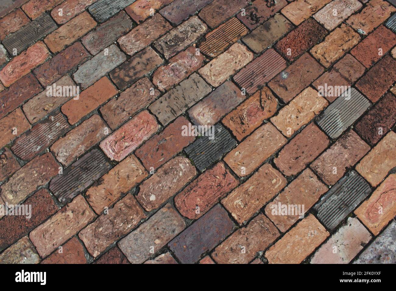 Diagonal pattern of brick #2 Stock Photo - Alamy
