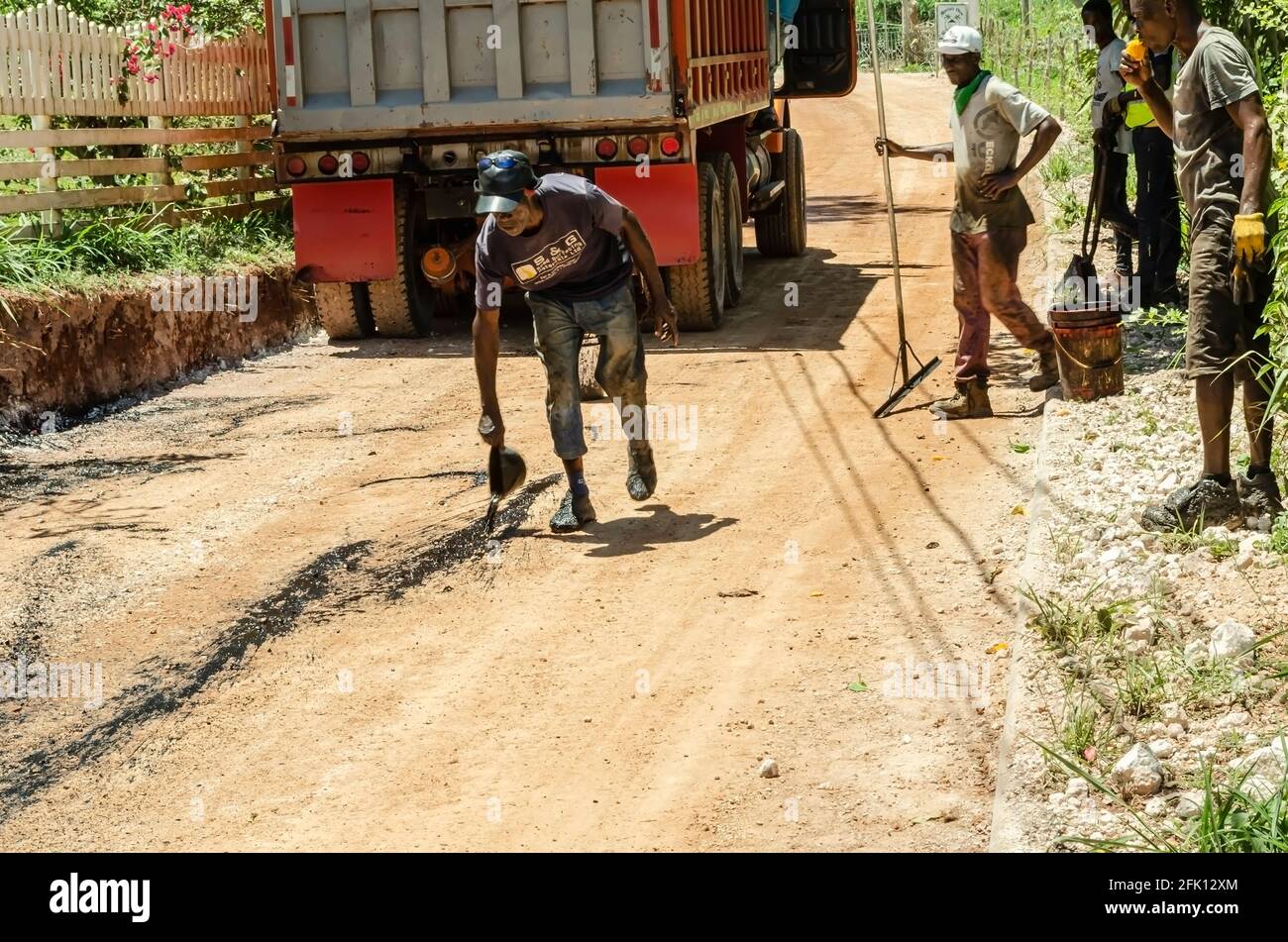 Road repeats hi-res stock photography and images - Alamy