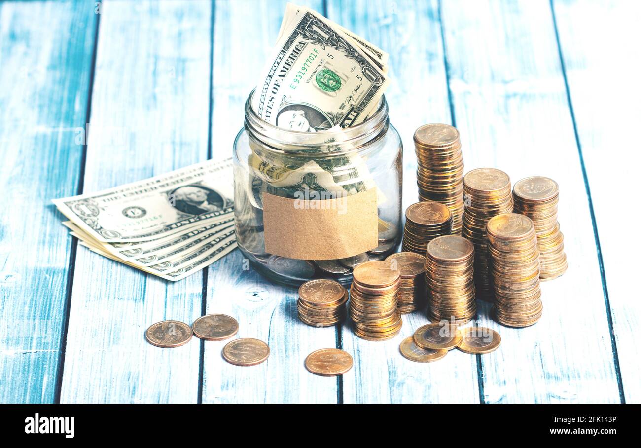 Hand glass shopping cart hi-res stock photography and images - Alamy