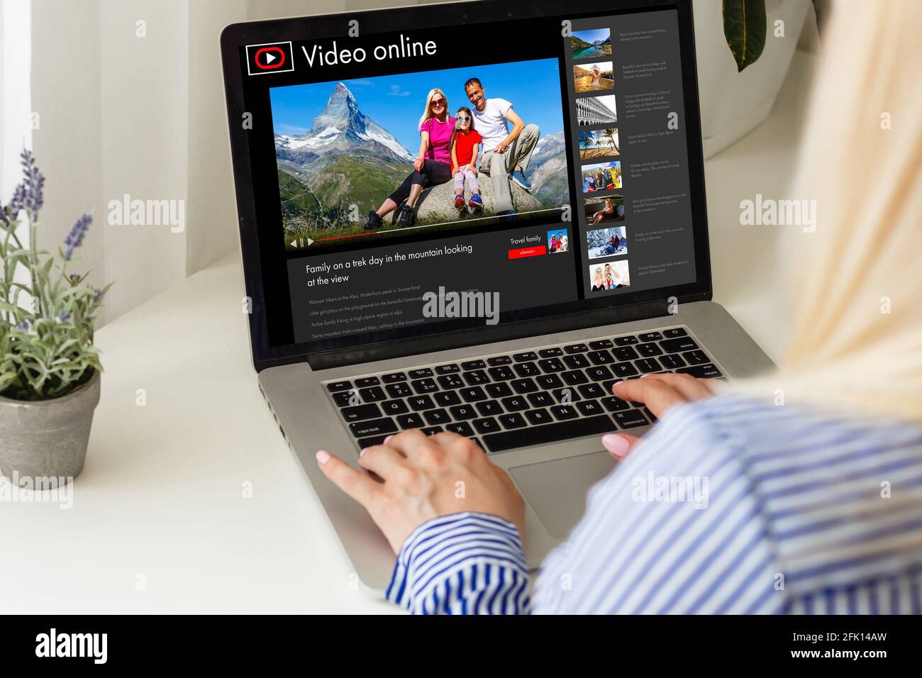 Girl using youtube online hi-res stock photography and images - Alamy