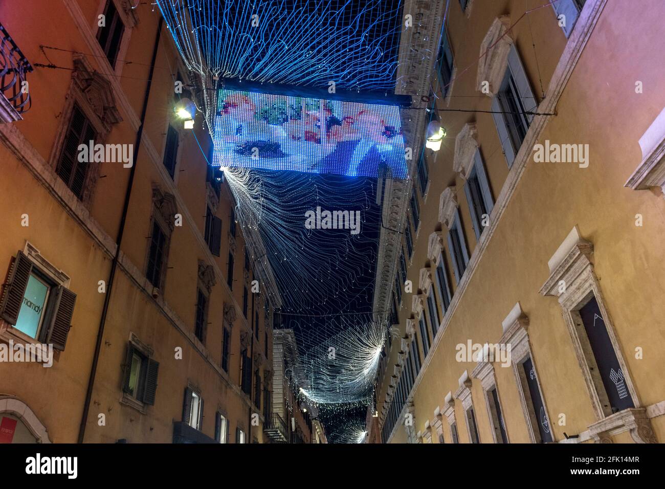 Via del corso rome shop hi-res stock photography and images - Alamy