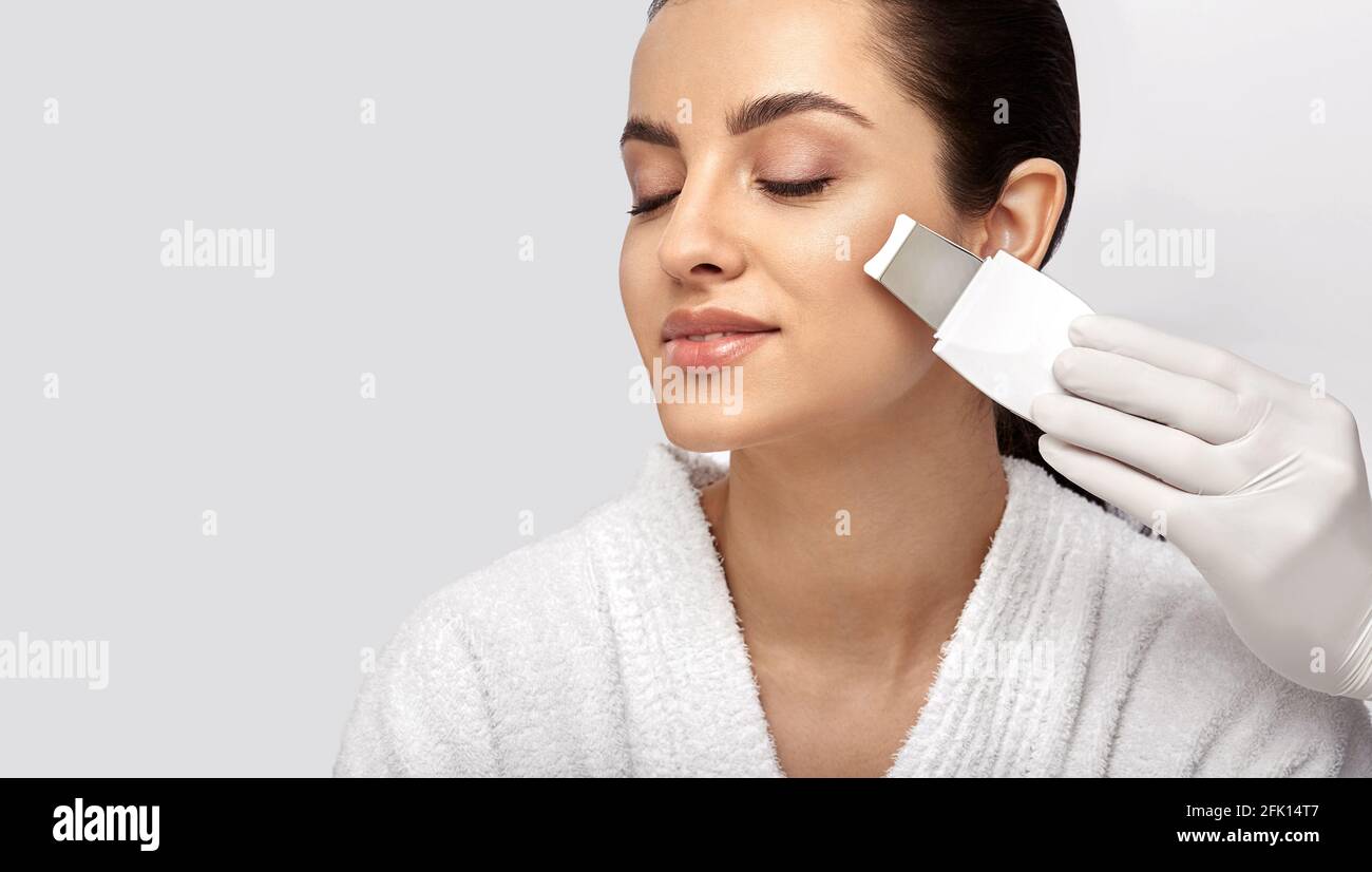 Peeling skin hi-res stock photography and images - Alamy