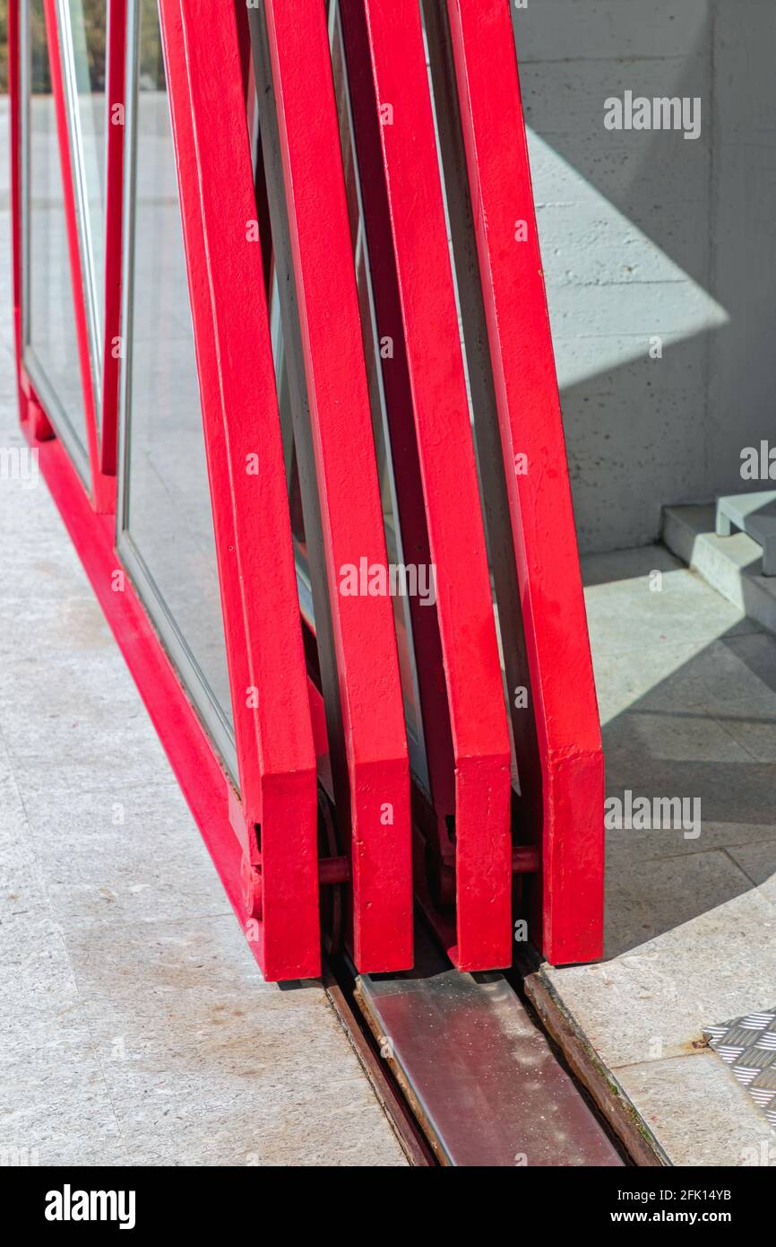 Sliding rails hi-res stock photography and images - Alamy