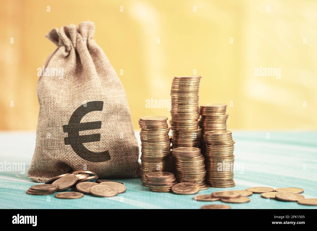 Coins on floor hi-res stock photography and images - Alamy