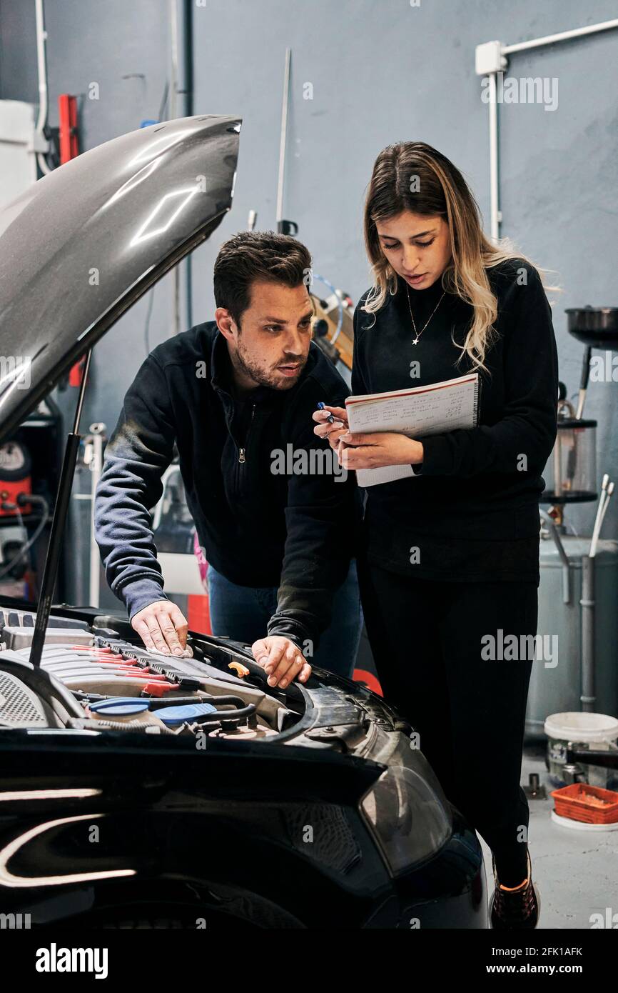 Motor mechanics workplace hi-res stock photography and images - Alamy