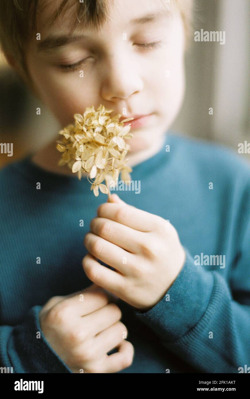Children smell nose hi-res stock photography and images - Alamy