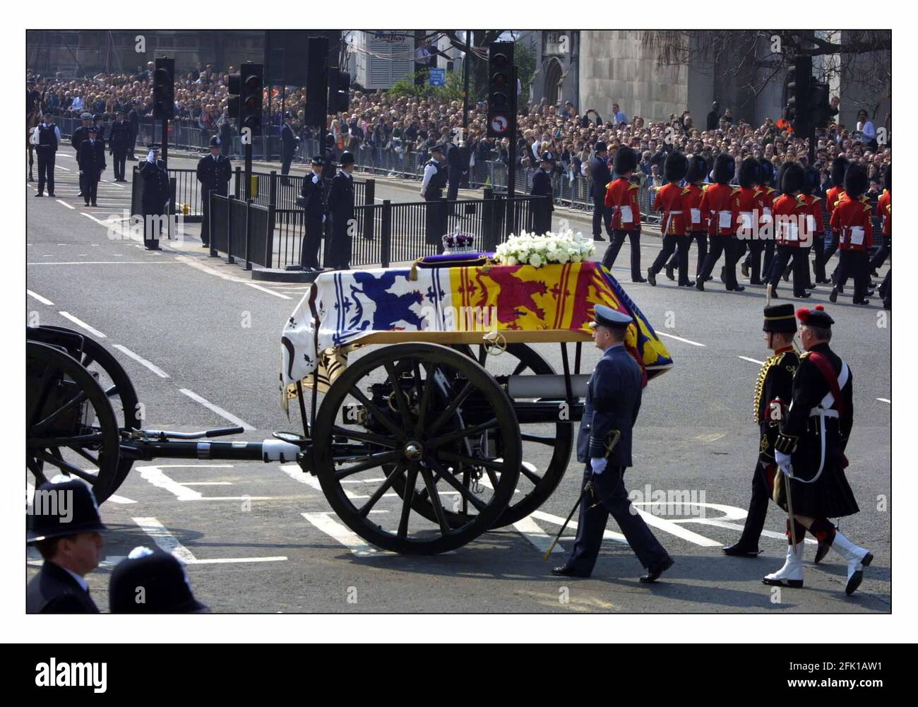 Queen Mothers coffin is mooved to Westminster to Lie in State untill ...