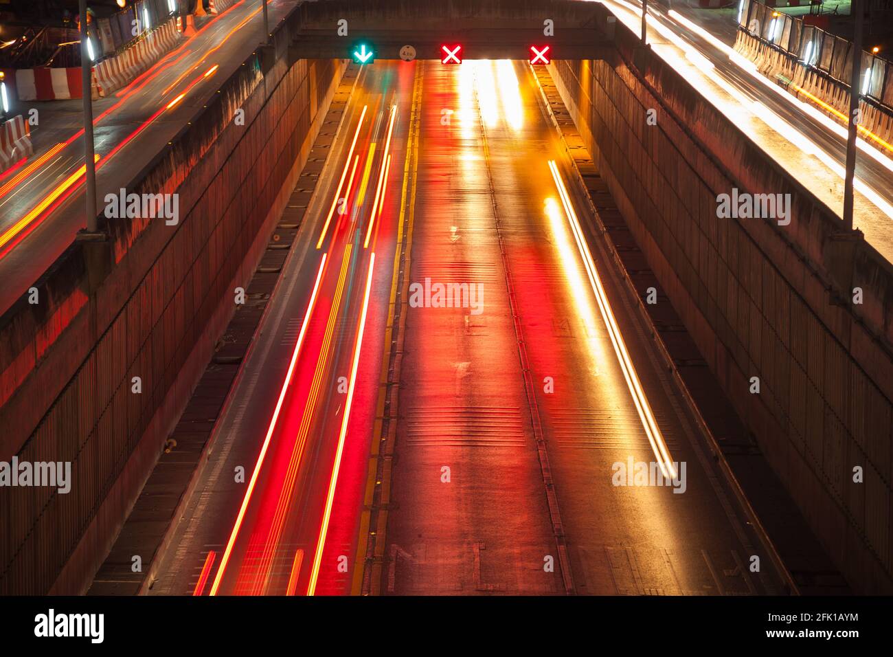 Lights road speed fast city hi-res stock photography and images - Alamy