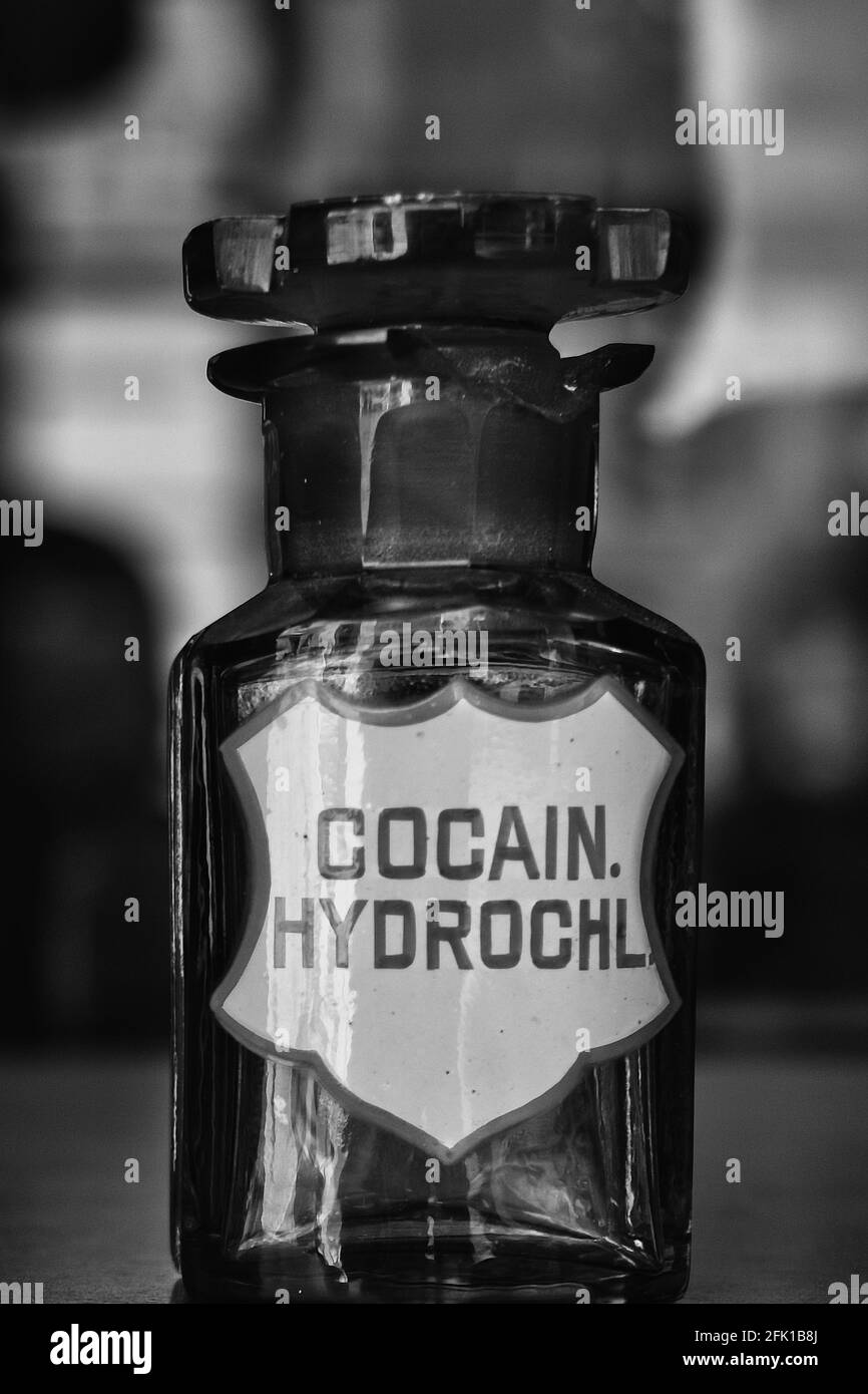 An old medical bottle of cocain hydrochl Stock Photo - Alamy