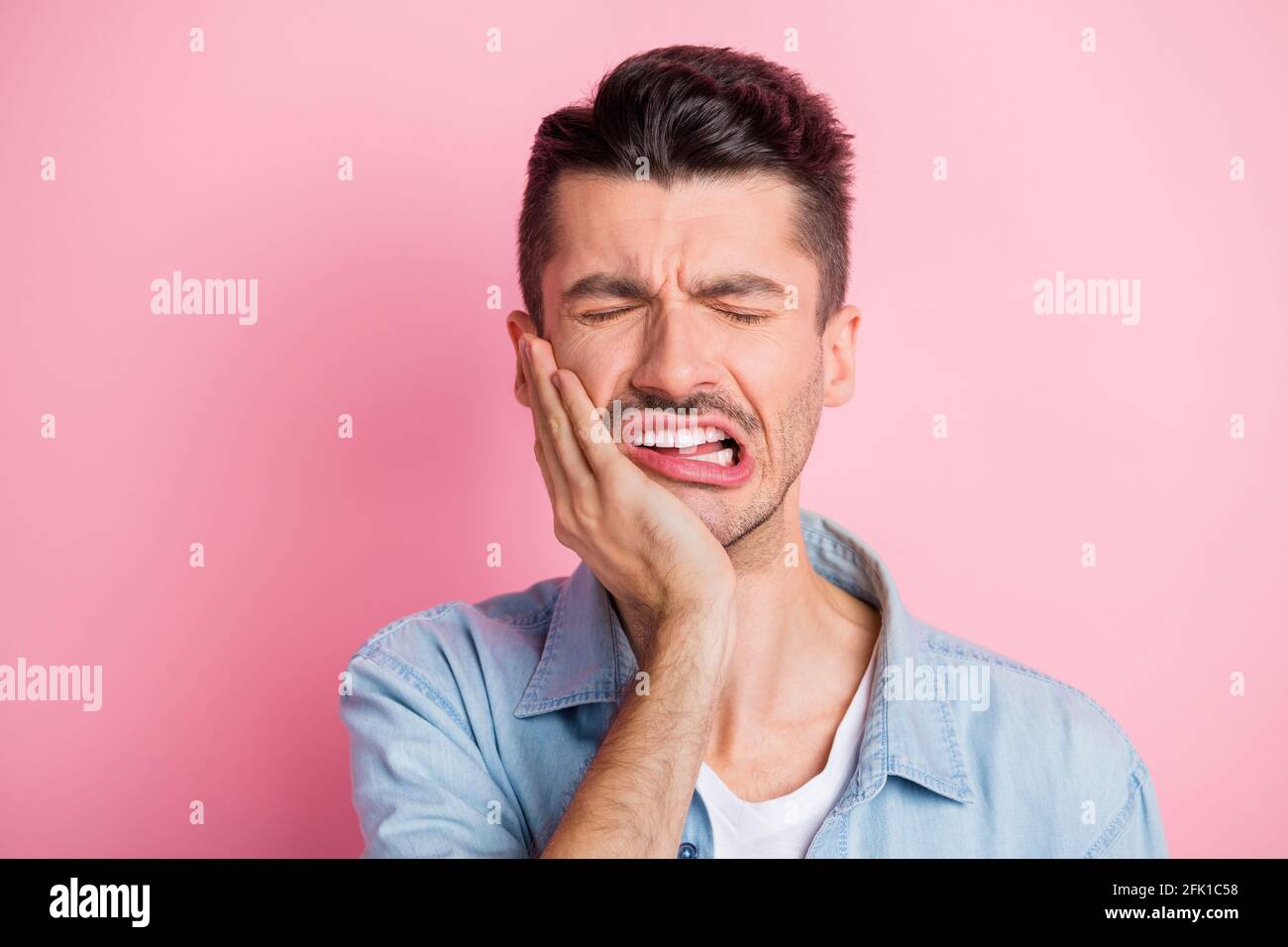 Photo portrait of unhappy grimacing man with toothache struggling ...