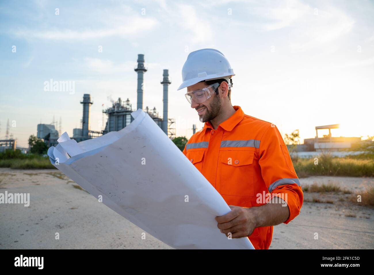 Refinery man hi-res stock photography and images - Alamy