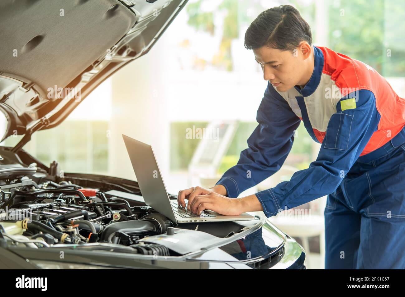 Hand technician hi-res stock photography and images - Alamy