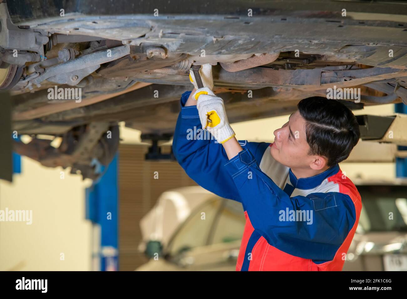 Repairing a car hi-res stock photography and images - Alamy