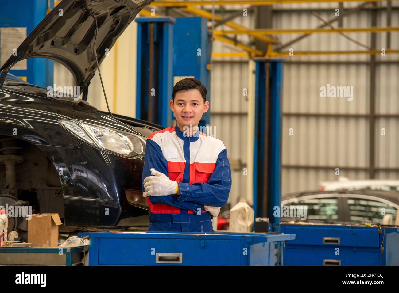 Mechanic and car owner hi-res stock photography and images - Alamy