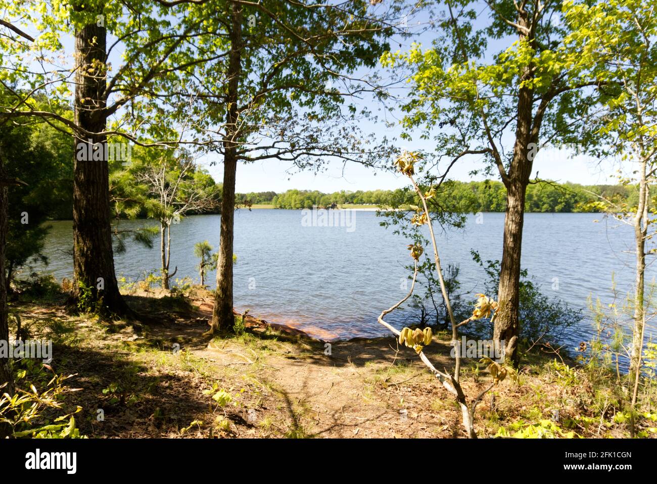 Lakeside trail hi-res stock photography and images - Alamy