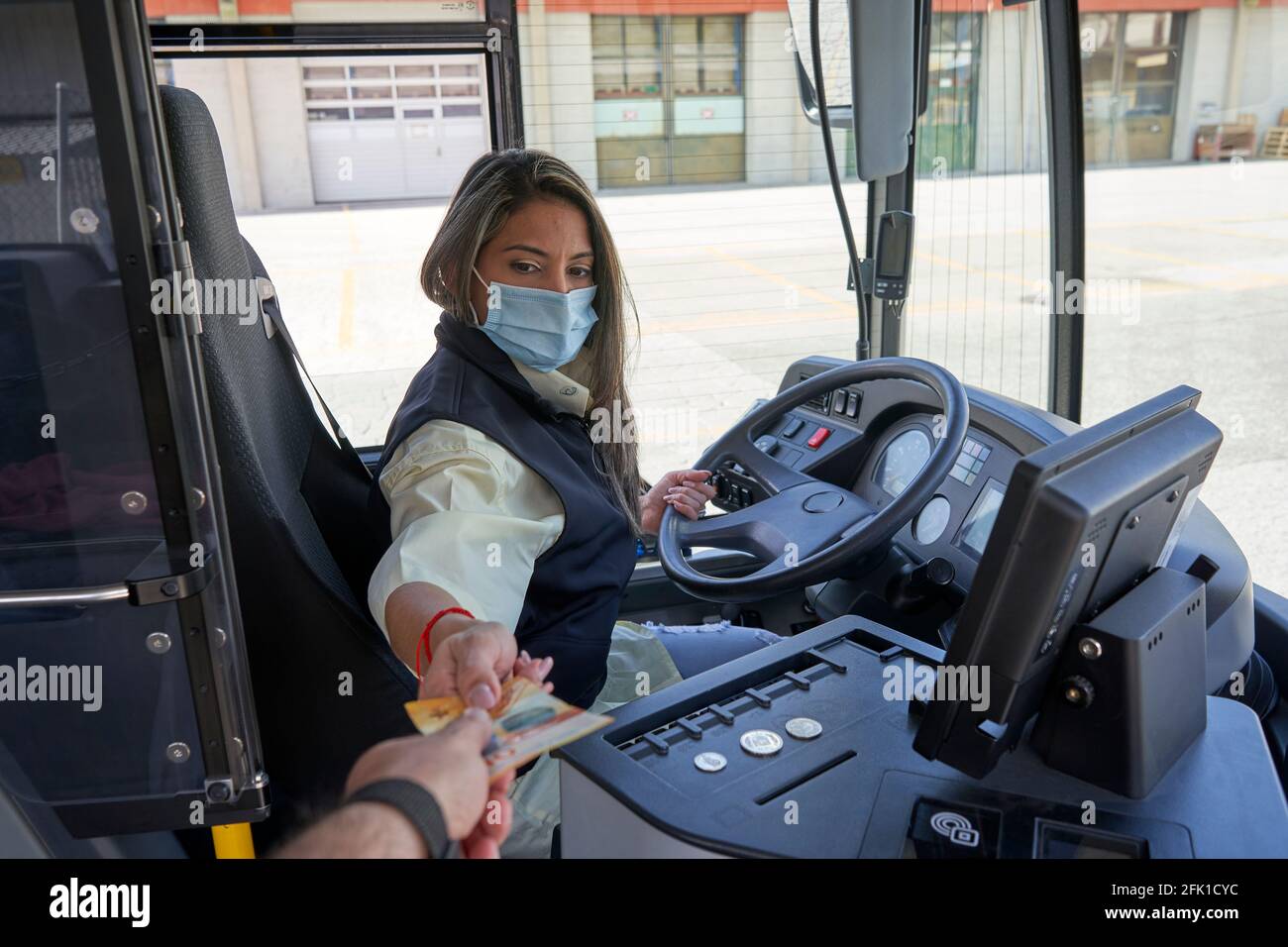 Bus driver female hi-res stock photography and images - Alamy